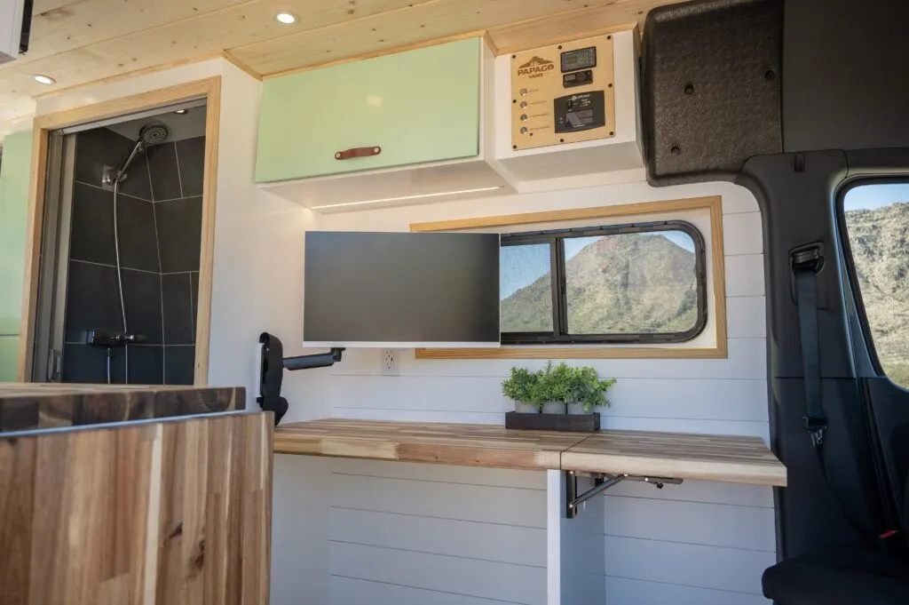 Best Camper Van Layouts for Solo Travelers, Couples & Families ...